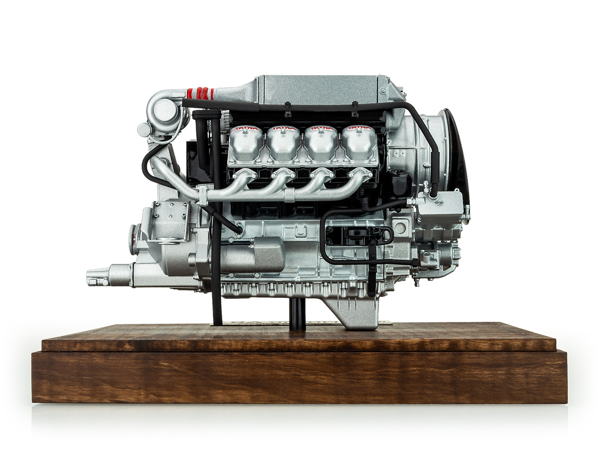 TATRA Motor V8 1:10