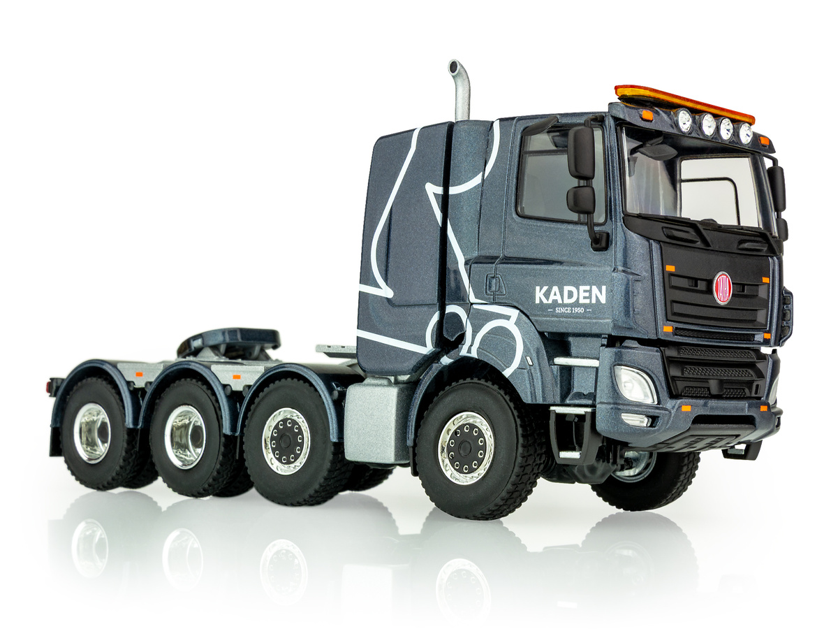 Model DEN KADEN 2025