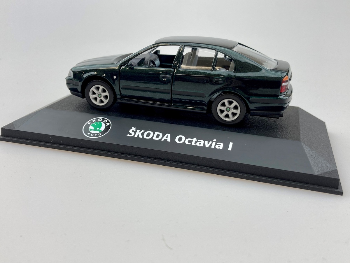 Škoda Octavia zelená 3Y3Y