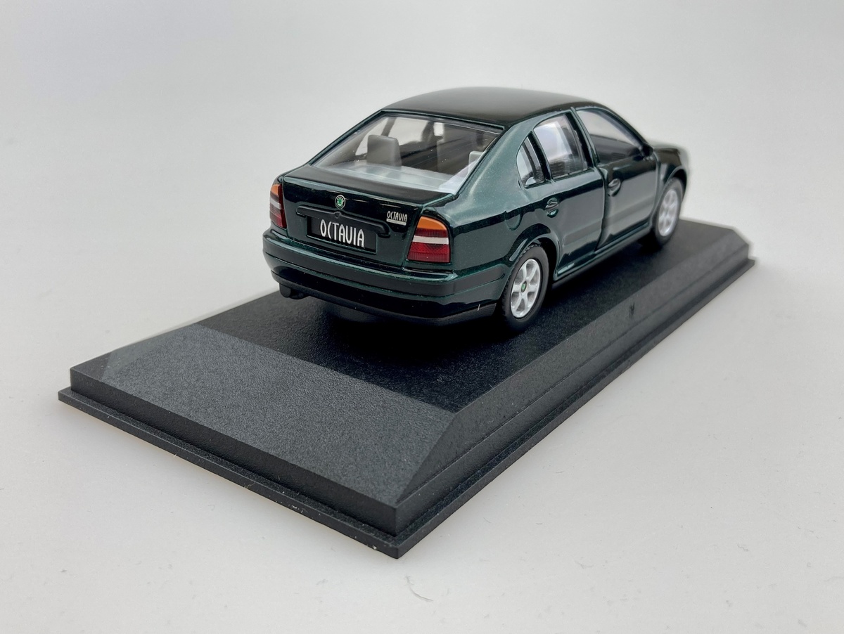 Škoda Octavia zelená 3Y3Y