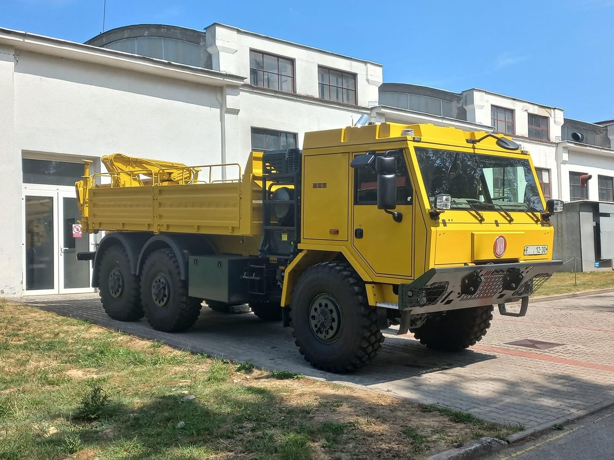 TATRA 815-7 6x6 valník s rukou, prototyp TATRA